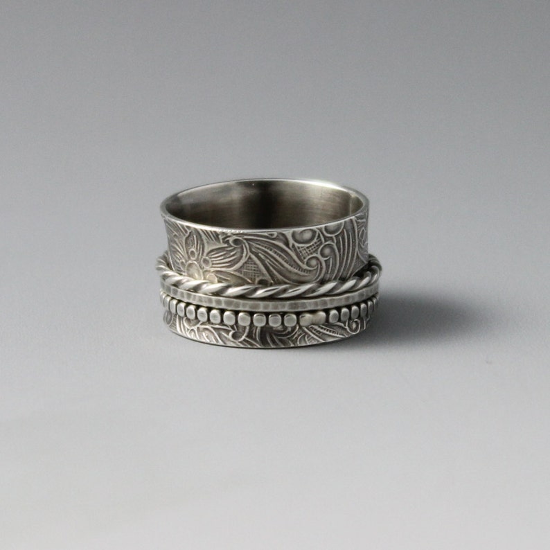 MADE TO ORDER - Sterling Silver Spinner Ring - Textured Twiddle - Etsy