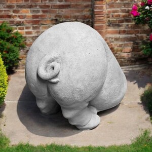 Digging Pig Sculpture 8" Garden Pig Statue, Outdoor Farm Animal Figure ...