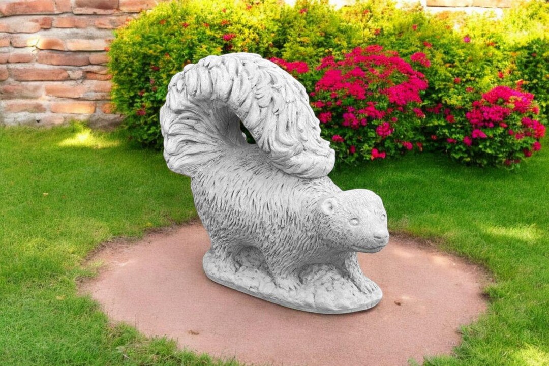 Beton Skunk Sculpture 12" Concrete Skunk on Base, Massive Animal Statue ...
