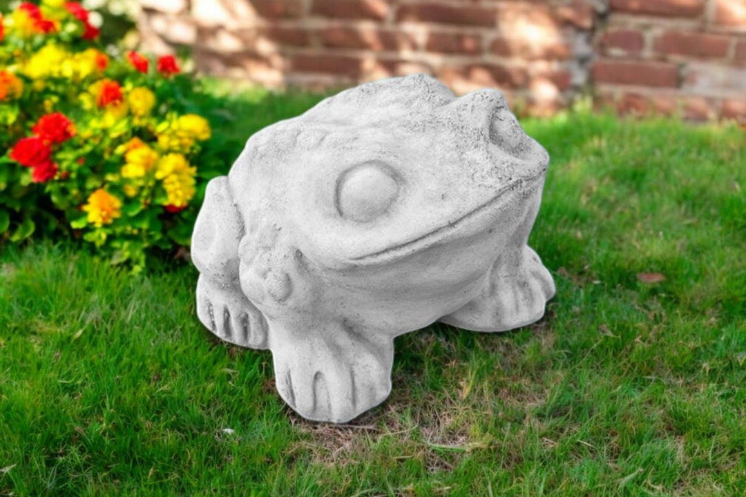 Garden Frog Sculpture 4" Detailed Sitting Toad Statue, Concrete Sea ...