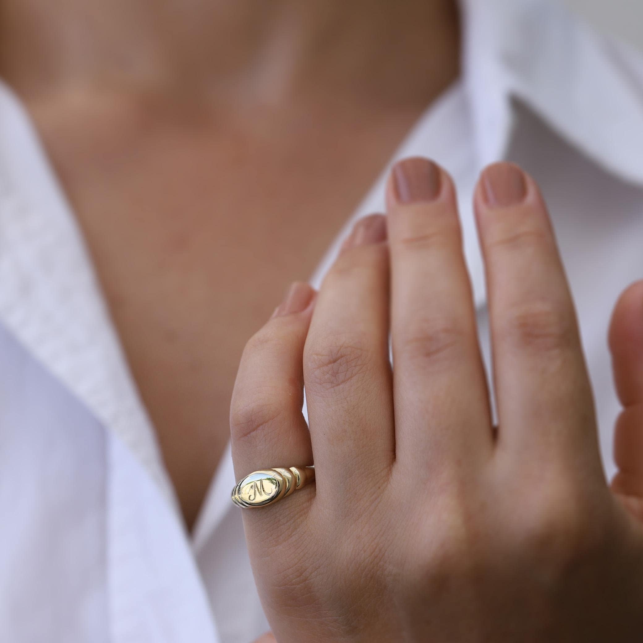 14K Real Solid Gold Oval Signet Ring, Gold Oval Ribbed Ring, Gold ...