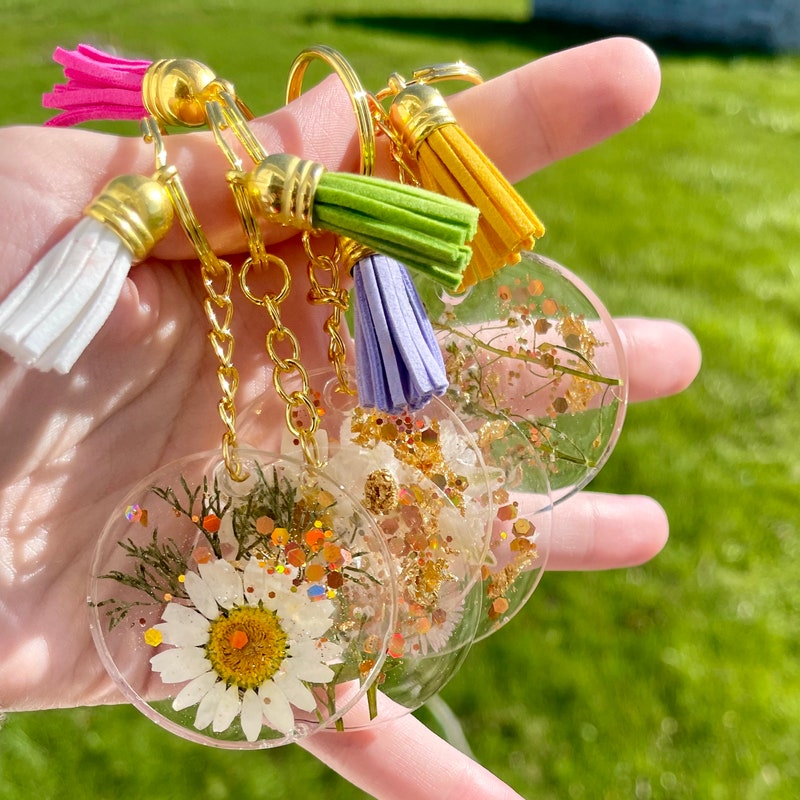 Resin Flower Keychain - Etsy