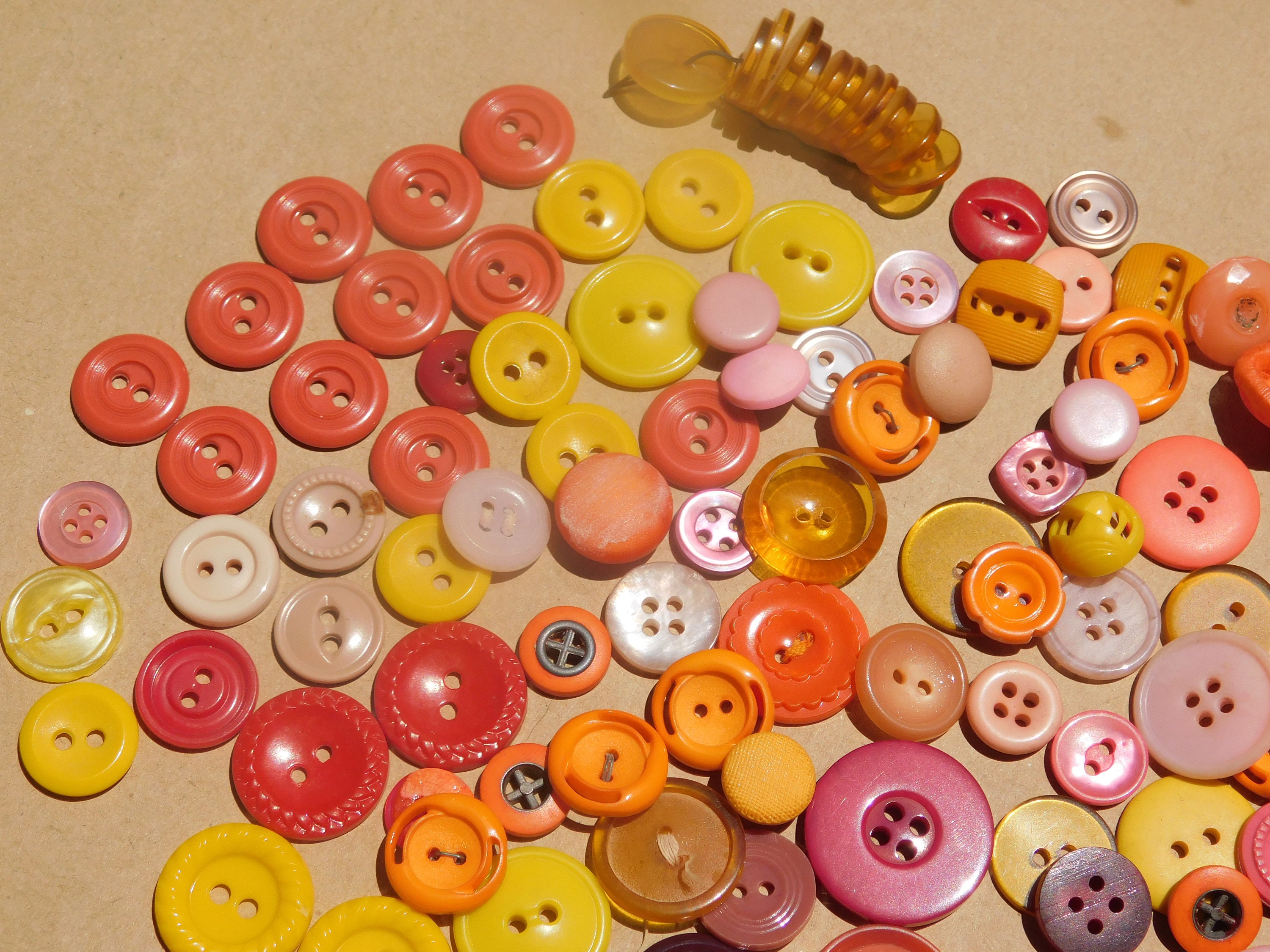 Vintage Yellow, Orange and Pink Button Mix Vintage 1950 - 1990s Button ...