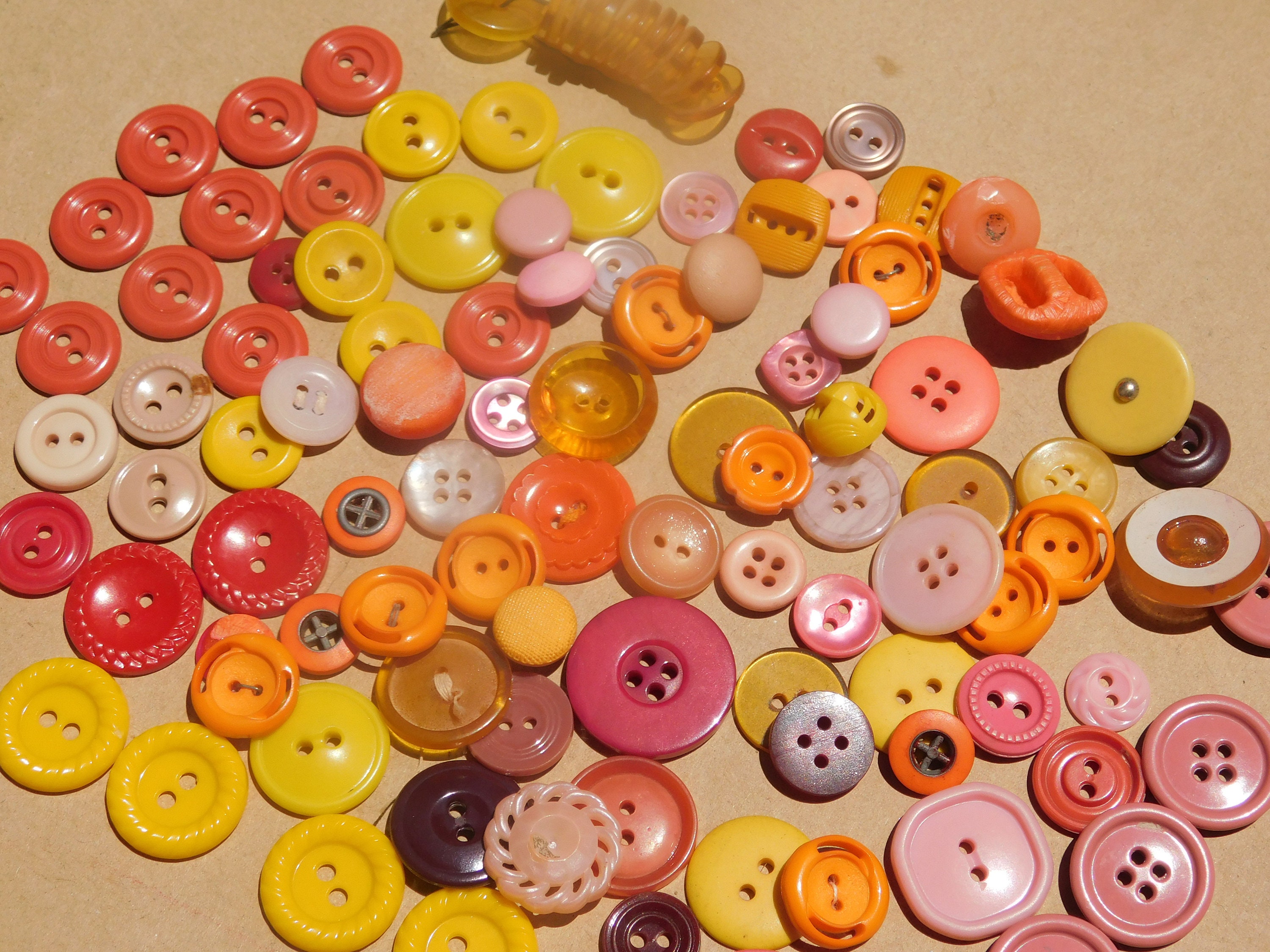 Vintage Yellow, Orange and Pink Button Mix Vintage 1950 - 1990s Button ...