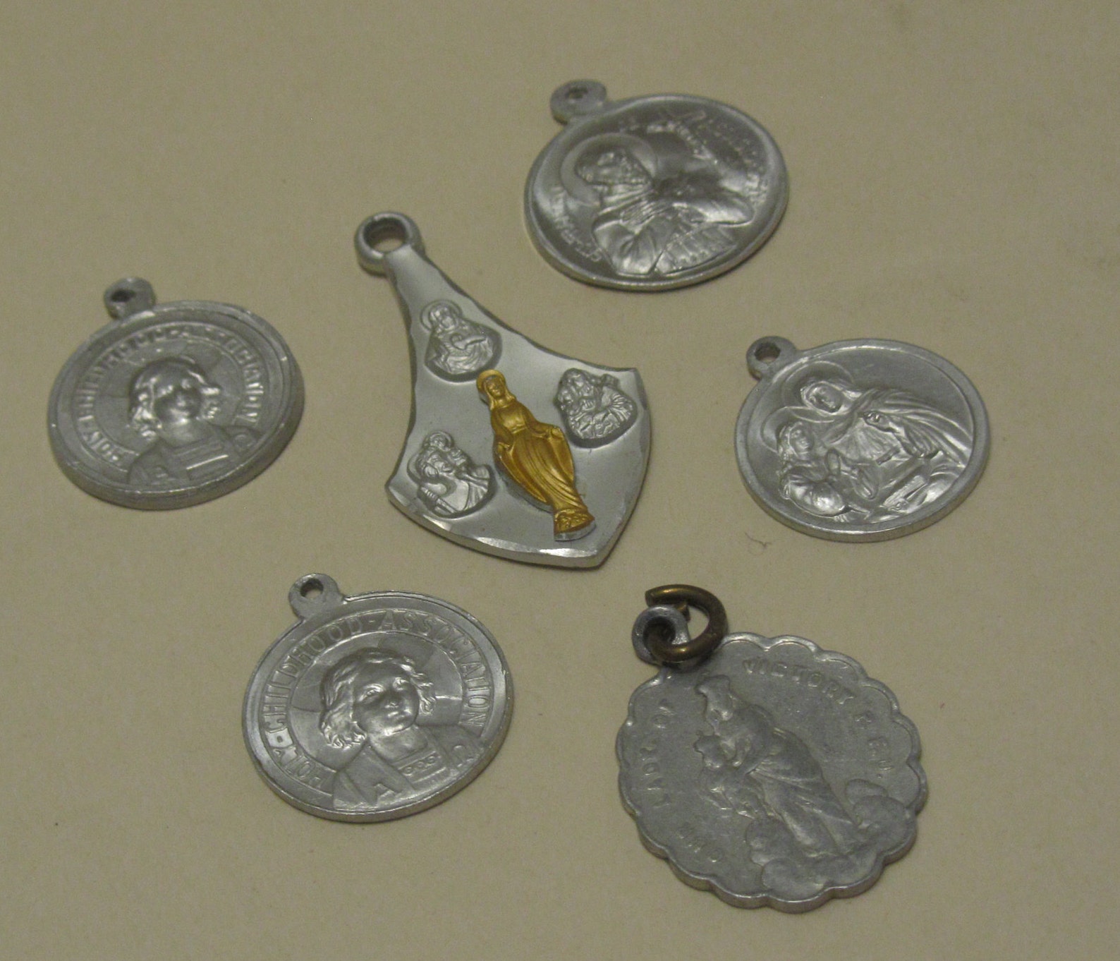 6 Vintage Aluminum Religious Medals in Tiny Gold Metal Mesh Purse - Etsy