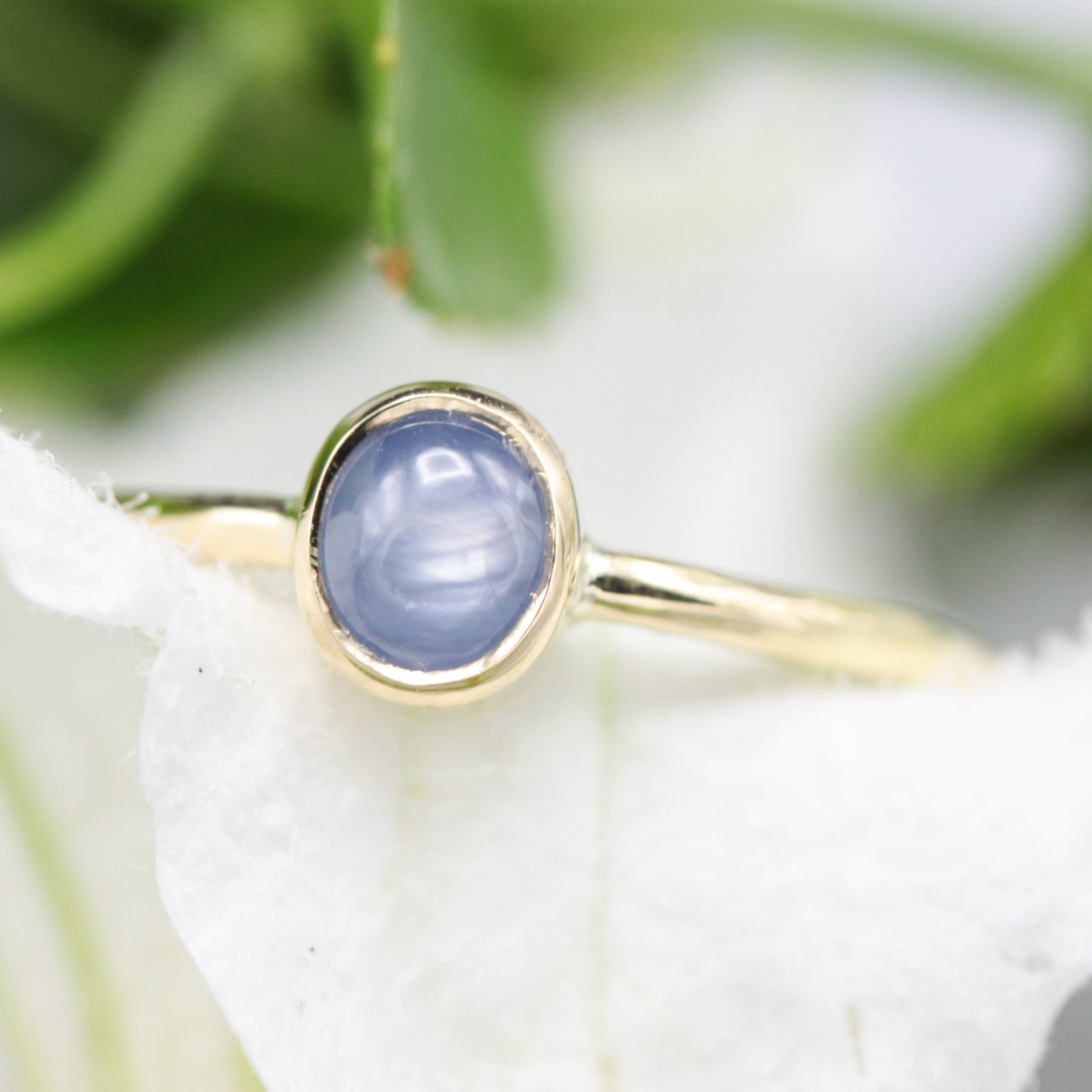 Oval Blue Star Sapphire in Bezel Settings With 18k Gold Texture Band - Etsy