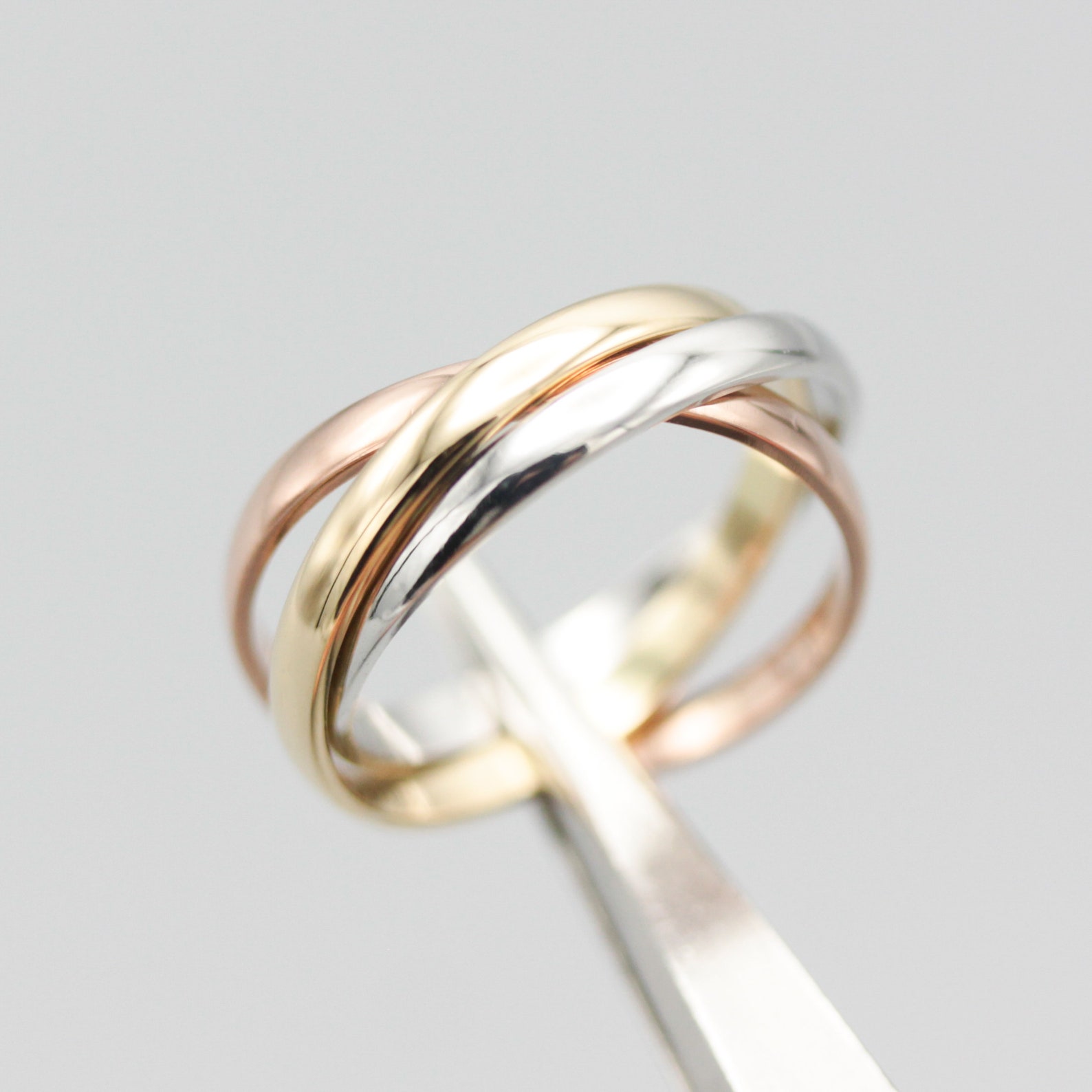 Modern Trinity Ring in White Gold, Yellow Gold, and Rose Gold - Etsy