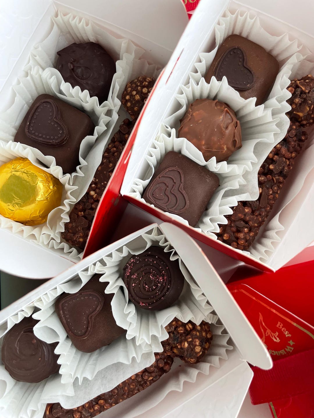 Charming Boxes With Handmade Assorted Chocolates. Organic Cocoa Fino De ...