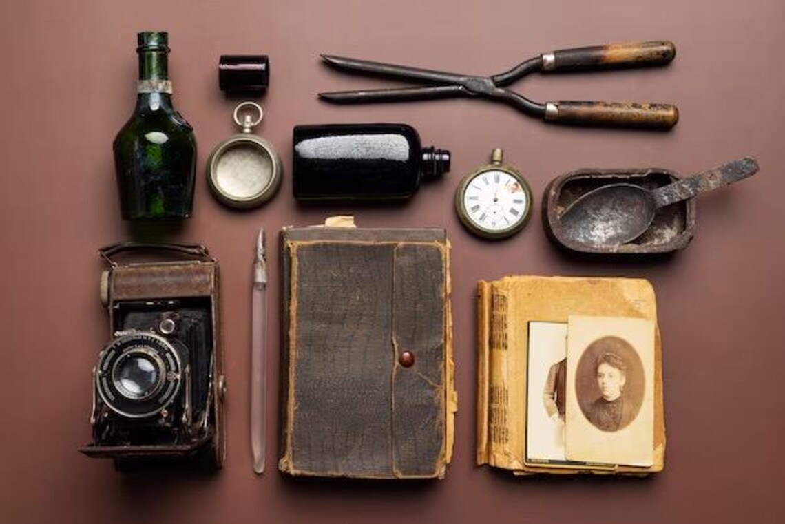 Vintage Home Decor and Trinkets • Genuine Vintage and Antique • Great ...