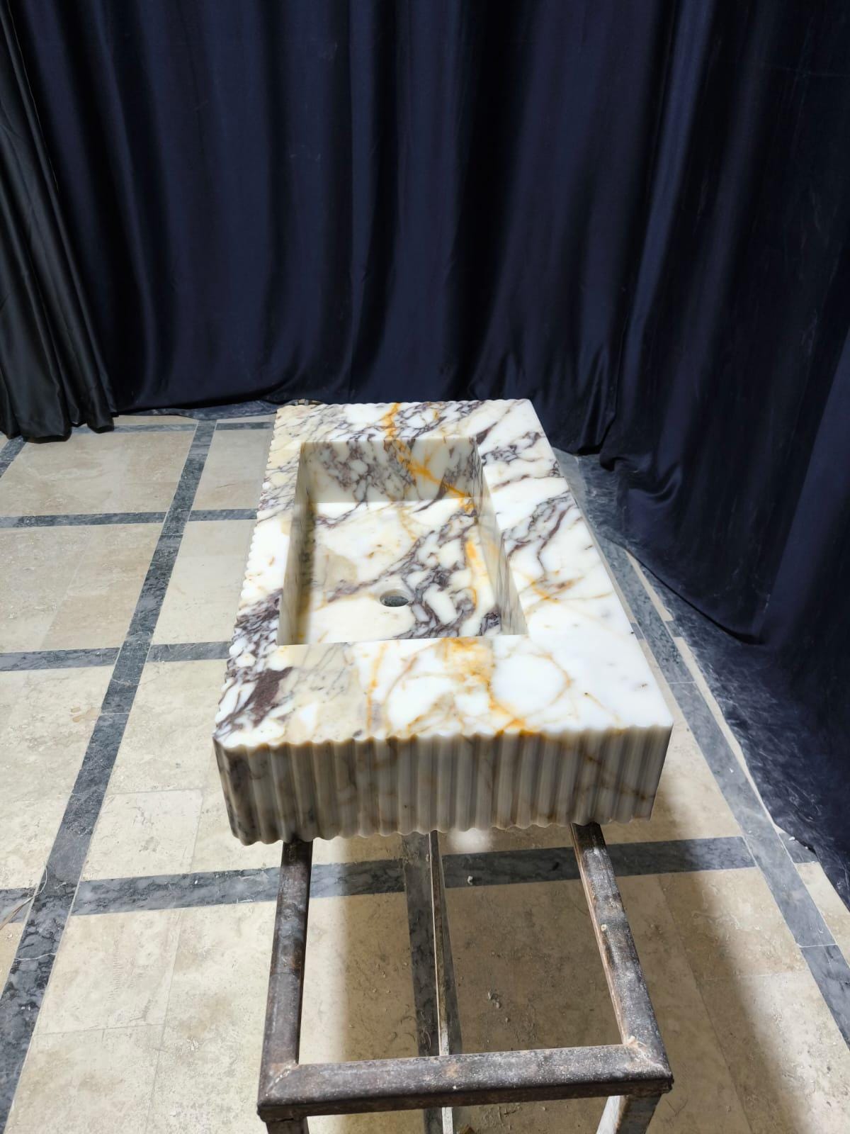 Elegant Calacatta Marble Sink With Fine Veining, Wall Mounted Natural ...