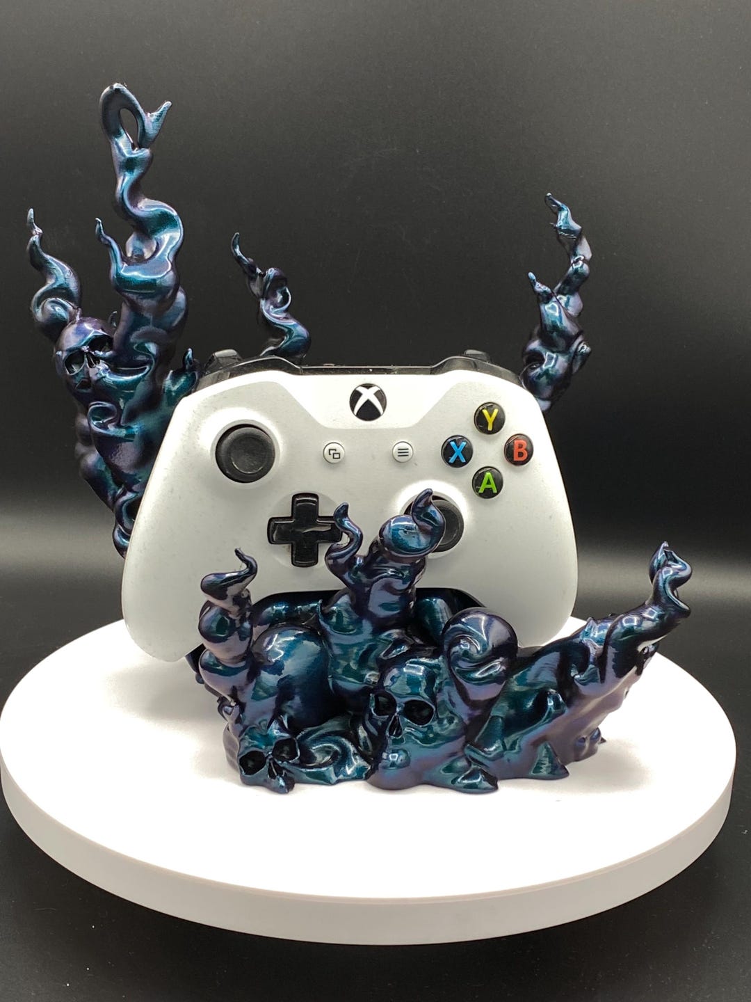 Spooky Skull Controller Stand – Color Shift Effect Finish | Gothic ...