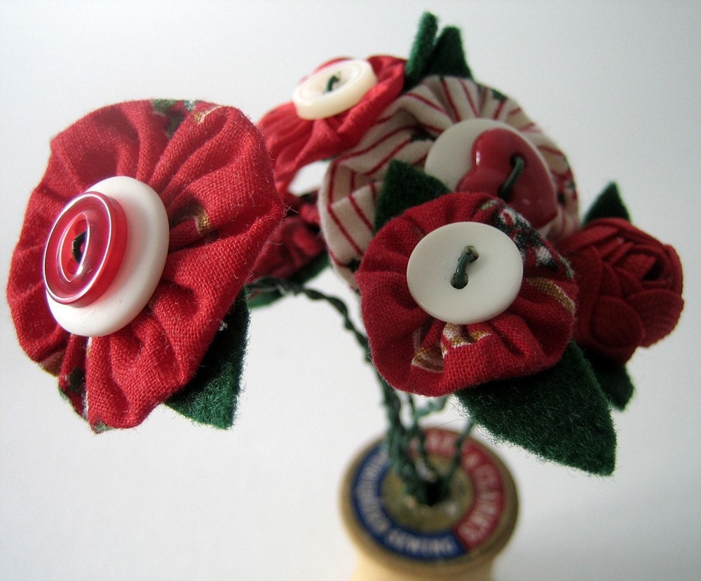Mini Red Forever Flowers Bouquet for Room Decor, Fragrance Free Table ...
