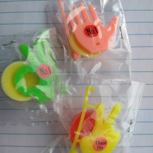 5pc Vintage Waving Hand Novelty Toy / New Old Stock, Hong Kong, Vintage ...