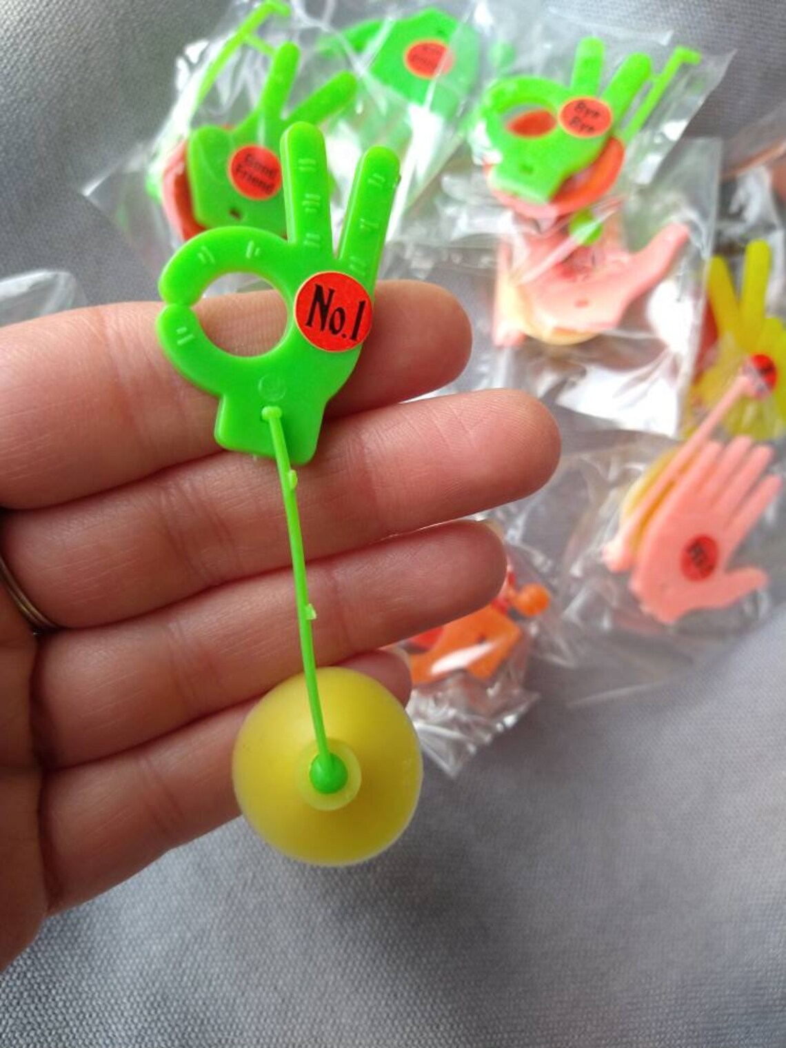 5pc Vintage Waving Hand Novelty Toy / New Old Stock Hong | Etsy UK