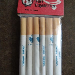 CROWN BRAND Puff CIGARETTES Vintage Dimestore Novelty toy / Unopened ...