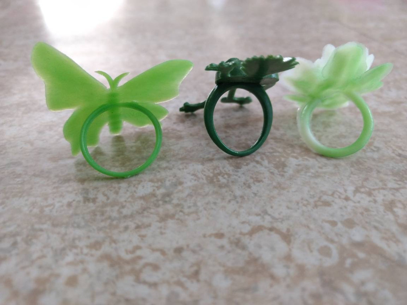 KIDDIE RINGS Packet of Colorful Vintage Plastic Rings Party - Etsy