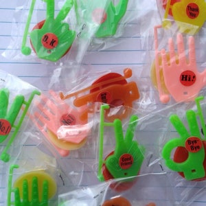 5pc Vintage Waving Hand Novelty Toy / New Old Stock, Hong Kong, Vintage ...