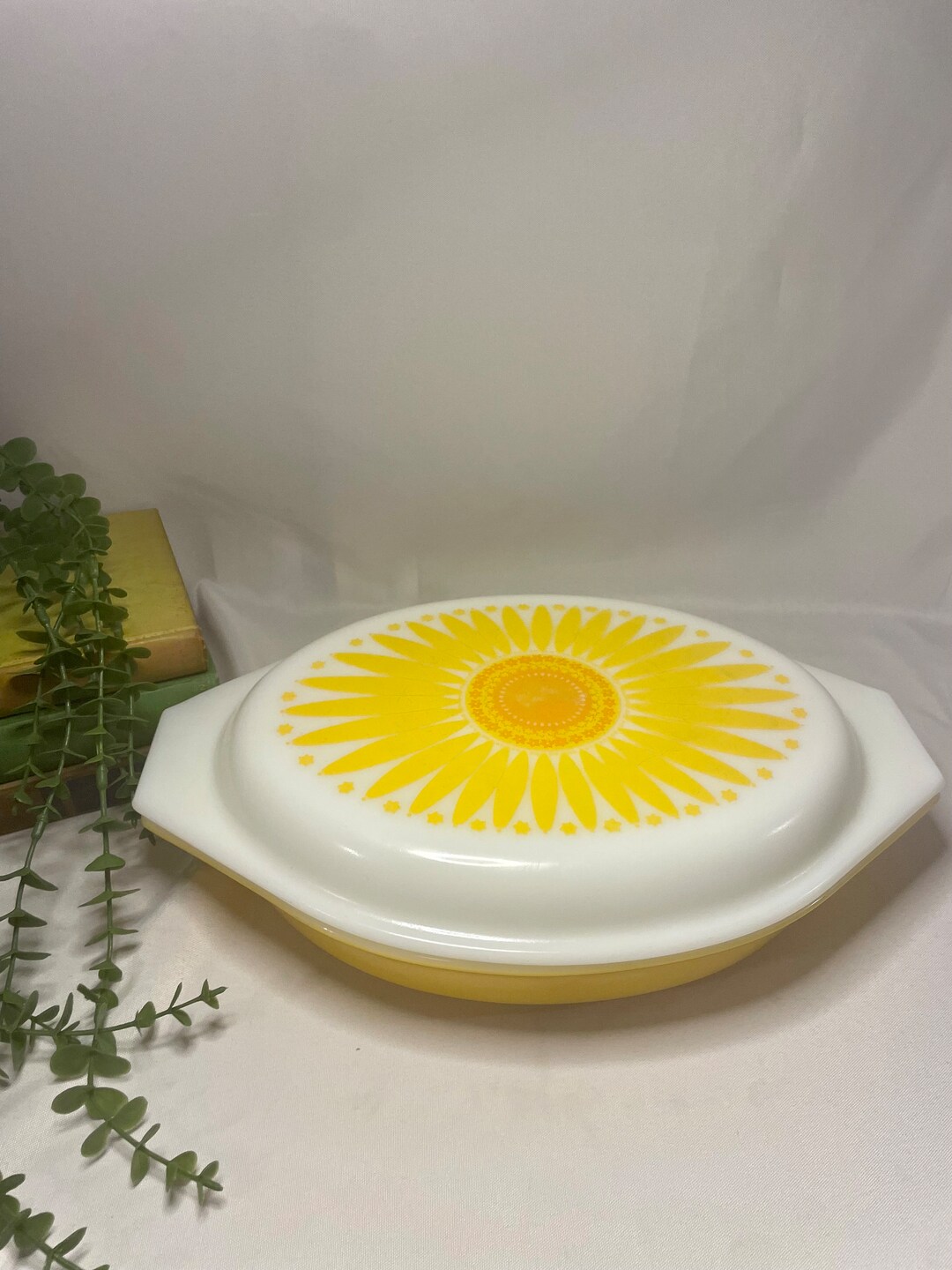 Vintage Pyrex Sunflower Yellow 1.5 Quart Divided Casserole Dish With ...