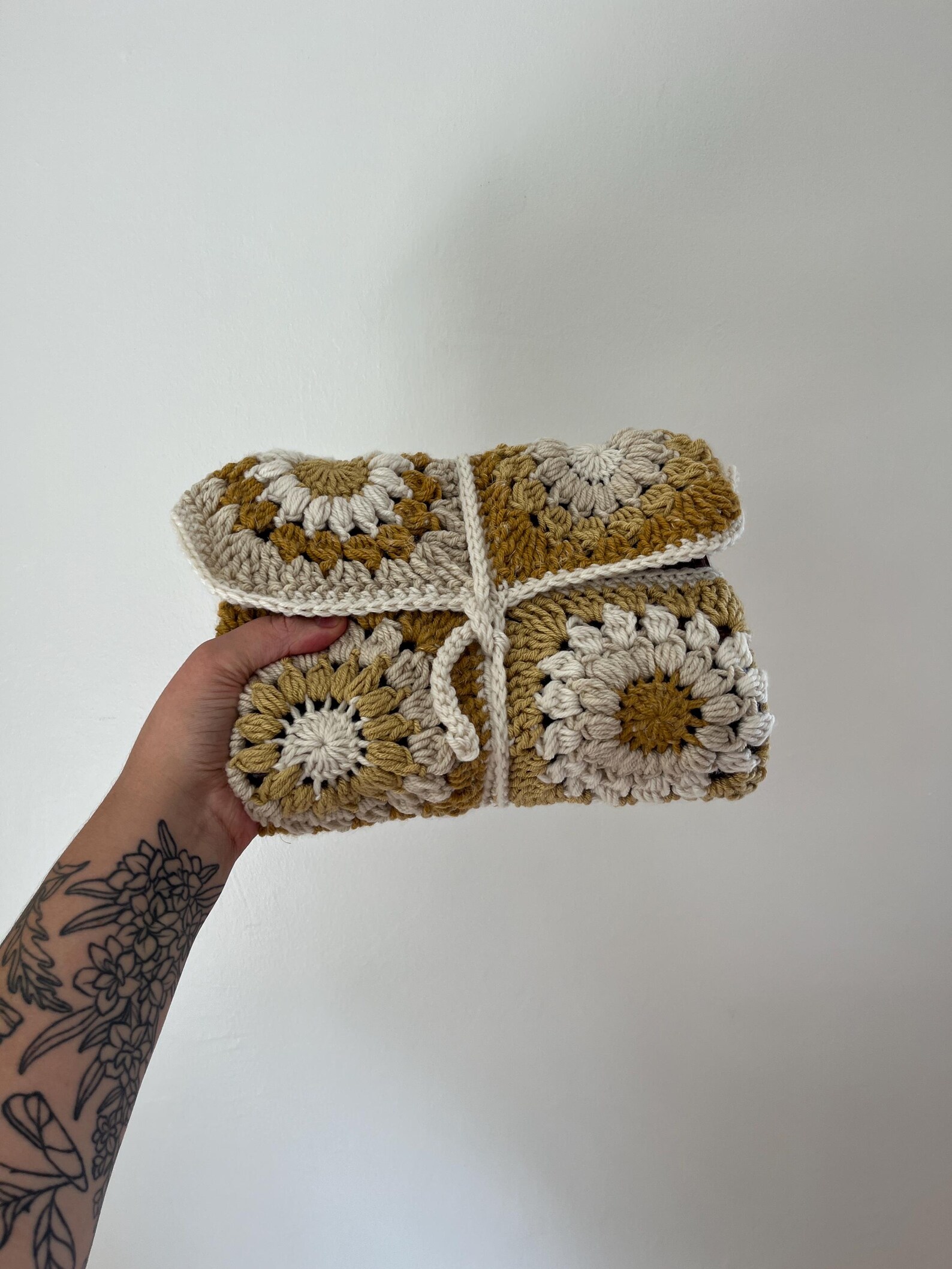 Crochet Sunburst Granny Square Bible & Book Sleeve - Etsy