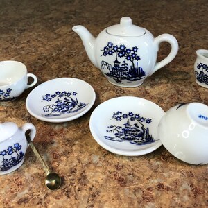 Vintage Children's Ten Piece Porcelain Tea Set Japan Pagoda Scene - Etsy