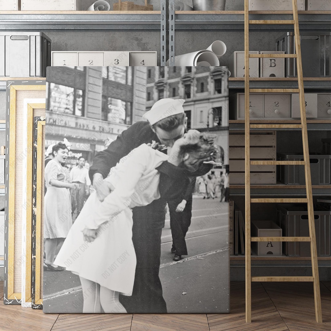 Kissing the War Goodbye VJ Day Kiss at Times Square | Canvas Wall Art ...