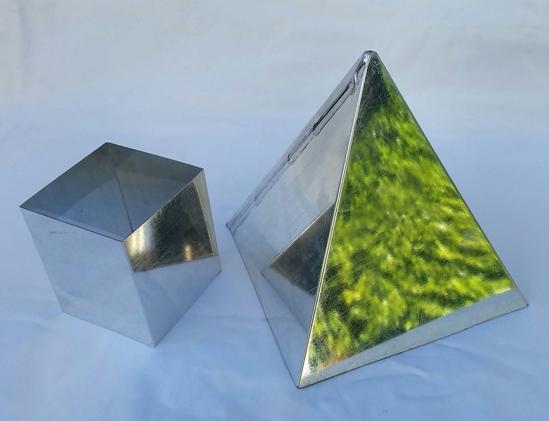 Pyramid Mold 5in x 5in NO WICK HOLE - Etsy.de