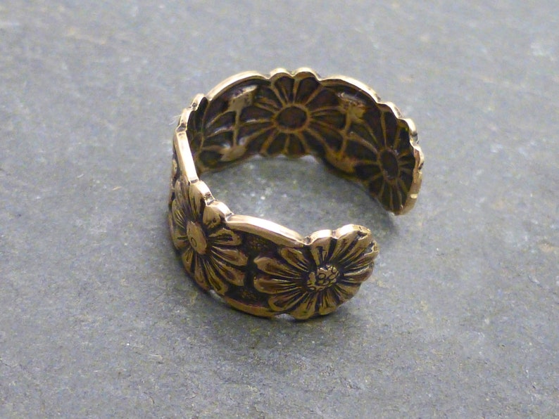 DAISY CHAIN EARCUFF Golden Brass Flower Ear Cuff Band - Etsy