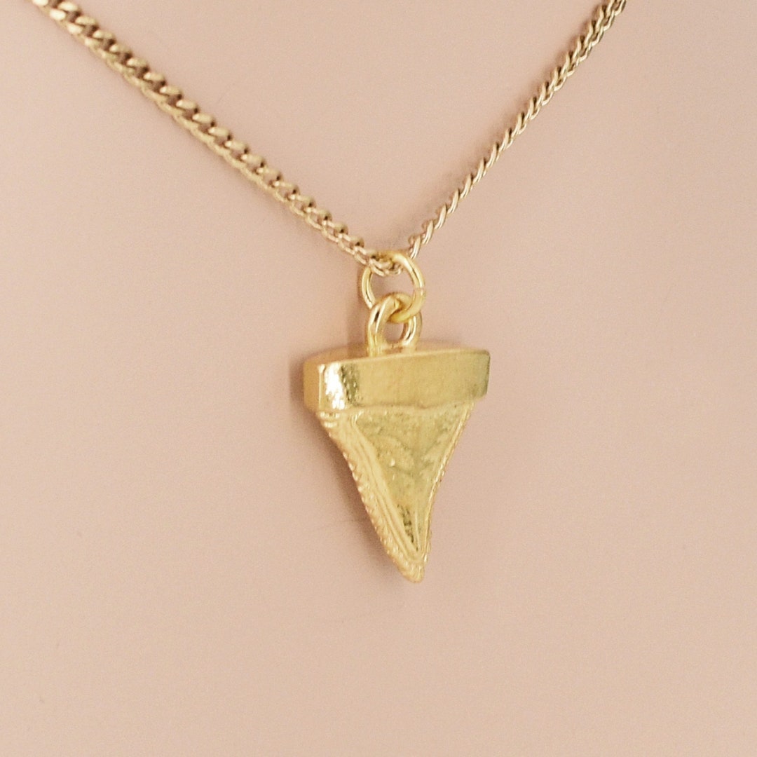 Shark Tooth Gold Pendant Curb Chain Necklace 15" to 30" Beach 9032-310 ...