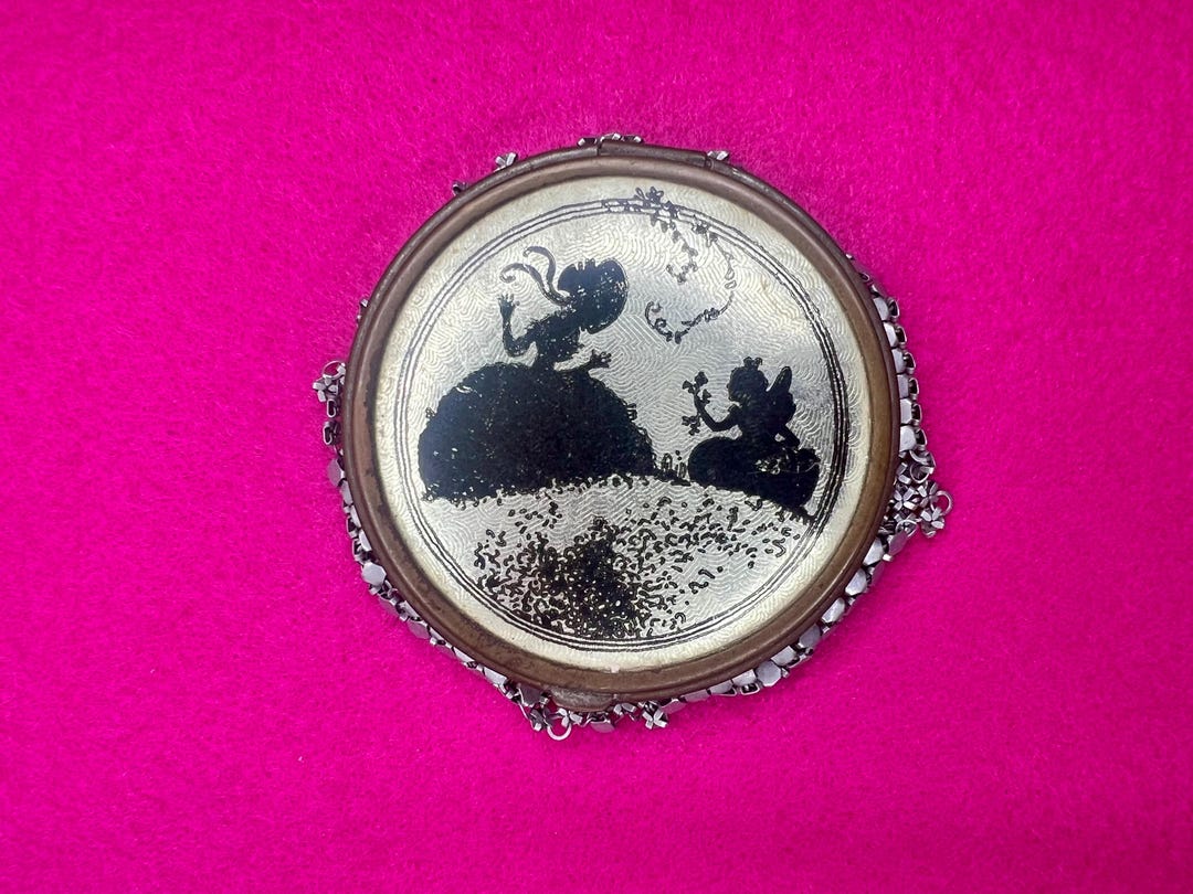 Vintage Silver Mesh Black Silhouette Compact Distressed - Etsy