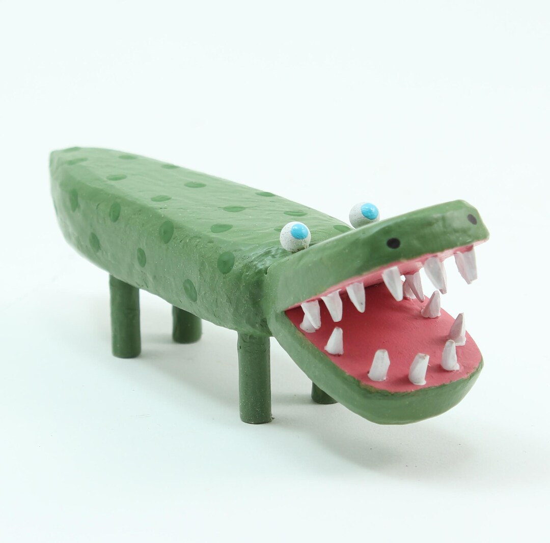 Smiling Gator Figure Folk Art Animal Wood Sculpture Alligator Crocodile ...