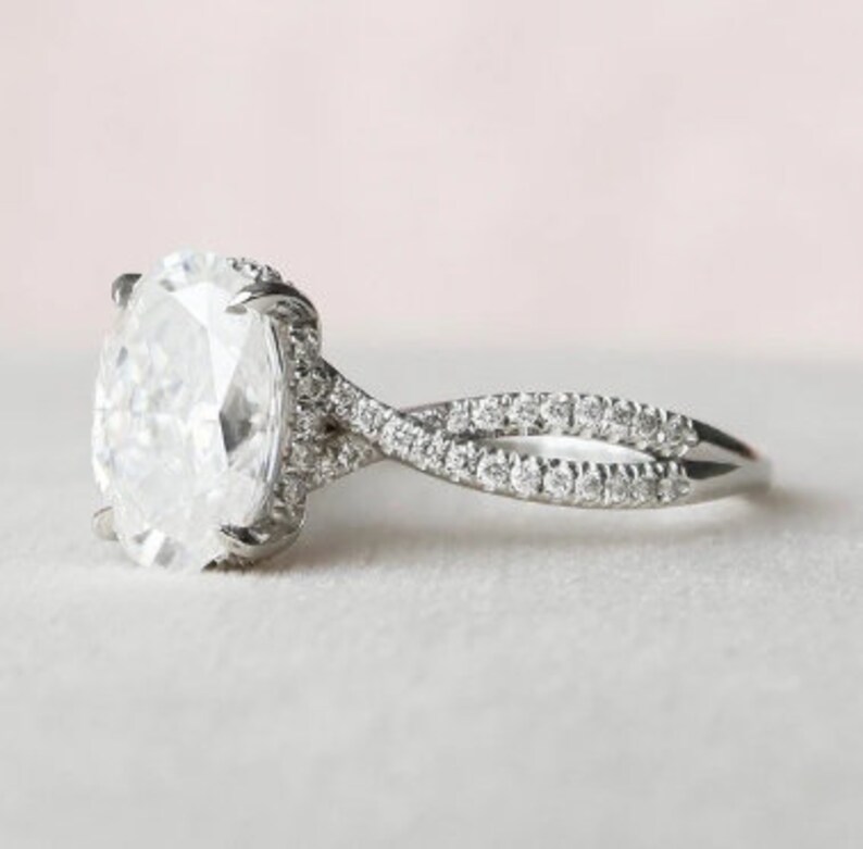 Oval Lab Grown Diamond Engagement Ring | Classic Halo Setting | 14K/18K ...