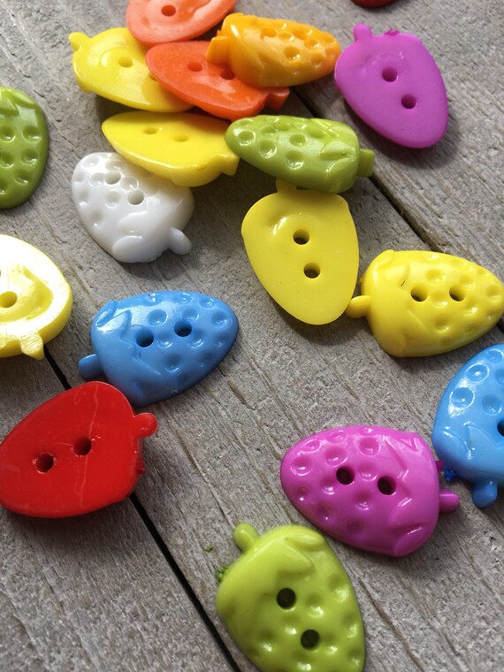 20 Assorted Strawberry Buttons 21x14mm Plastic Buttons for - Etsy