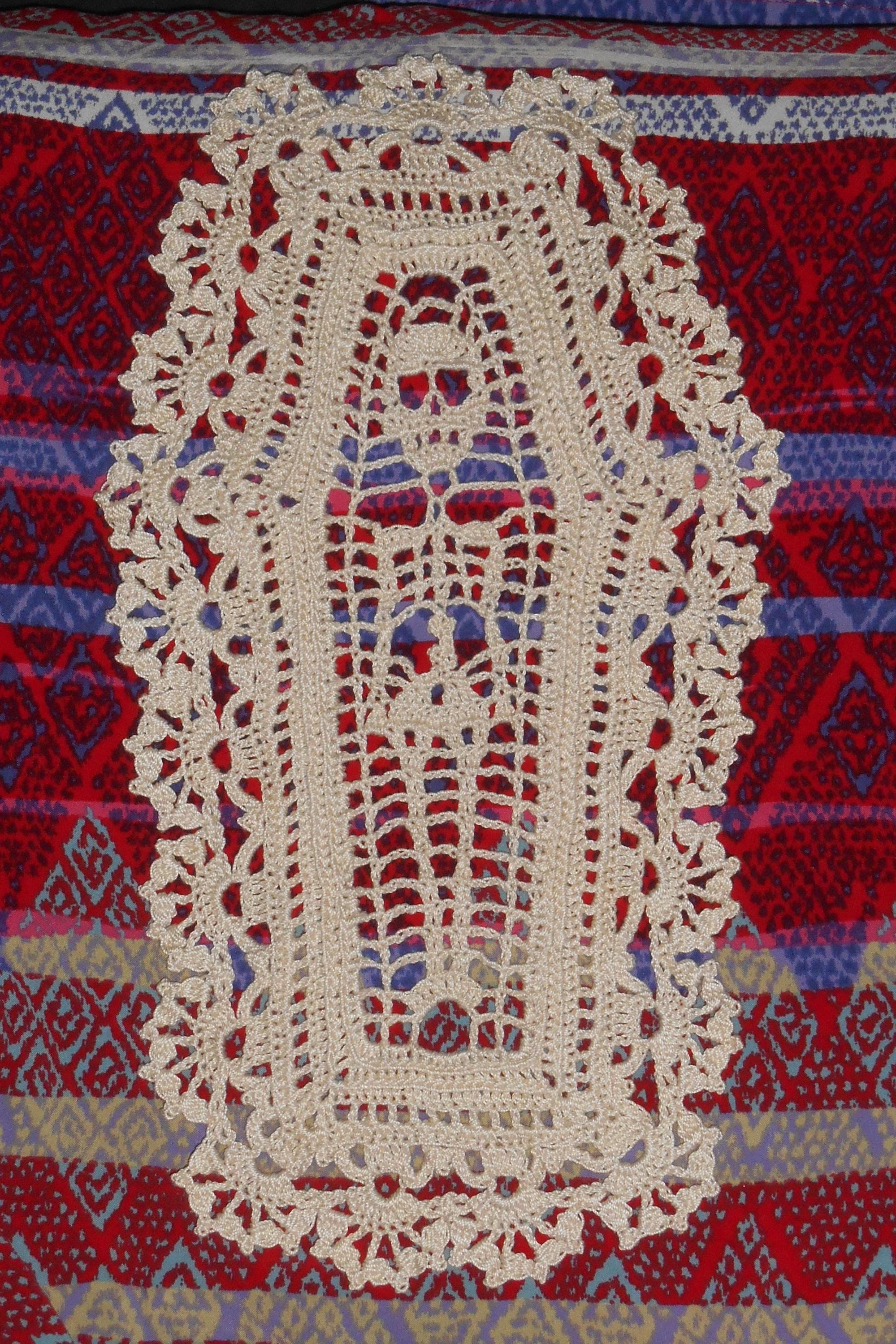 Darkside Macabre Postmortem Skeleton in Coffin Crochet Lace Doily Table ...