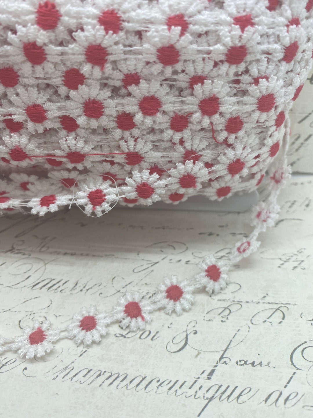 1/2 Inch White With Watermelon Centers Petite Daisy Chain Trim - Etsy
