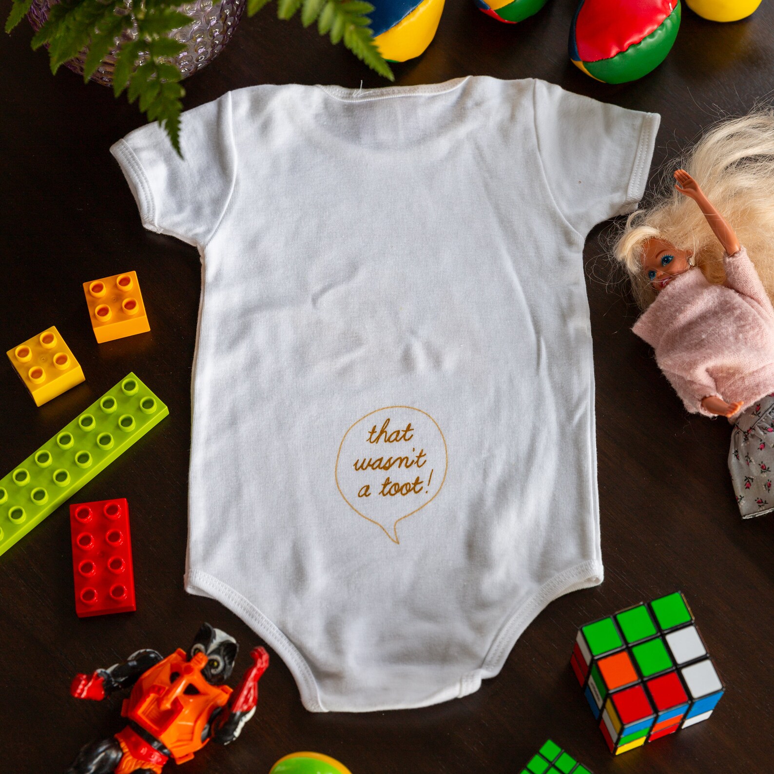 WHO TOOTED that Wasn't a Toot Funny Baby Onesie Graphic Print Prpl Nrpl ...