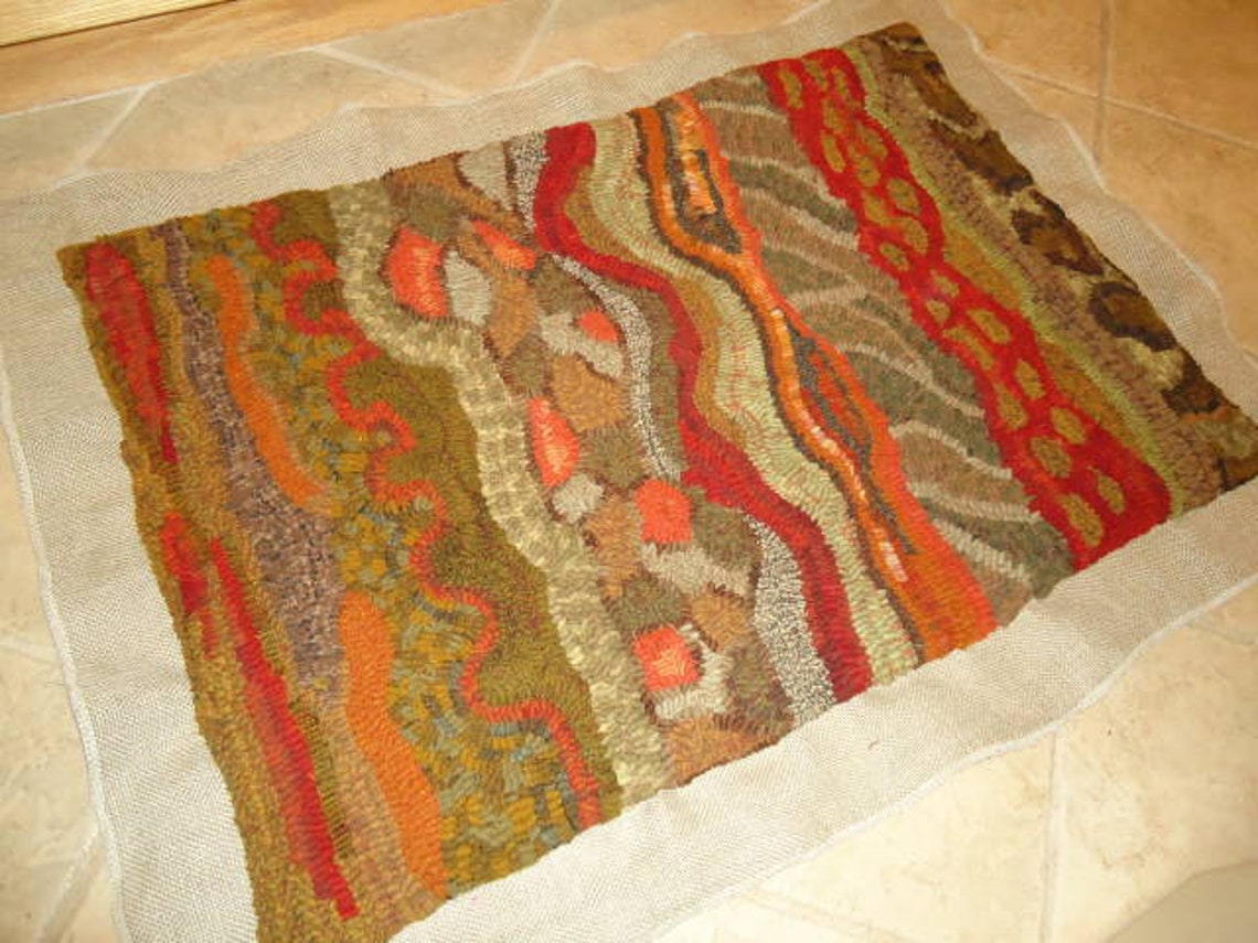 Contemporary Textures Rug Hooking Hooked Pattern With Vertical Motifs ...