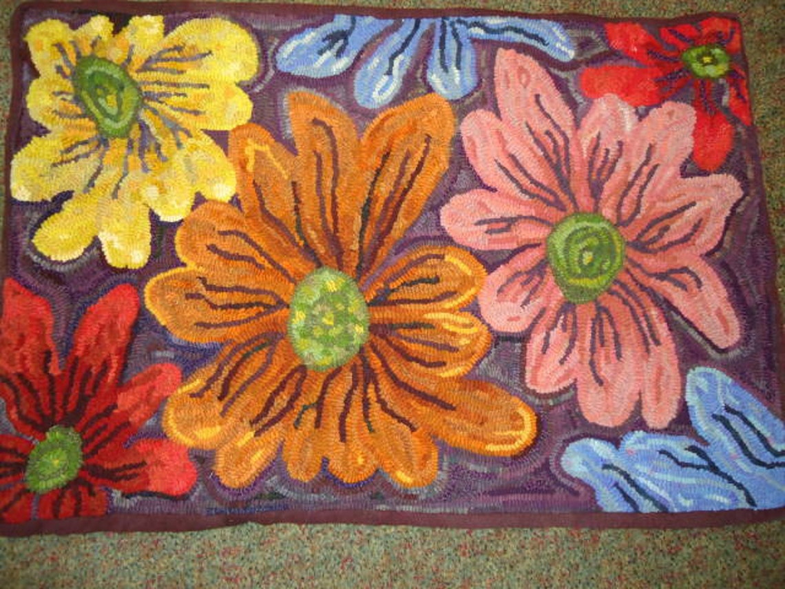 Large Texture Flowers (daisy) Rug Hooking Hooked Pattern on Primitive ...