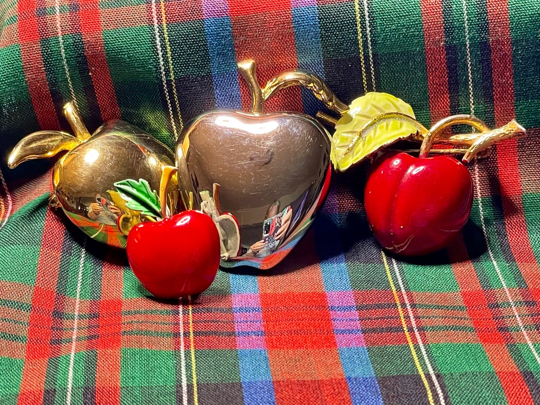 Vintage Set of Costume Jewelry Apple Pins - Etsy