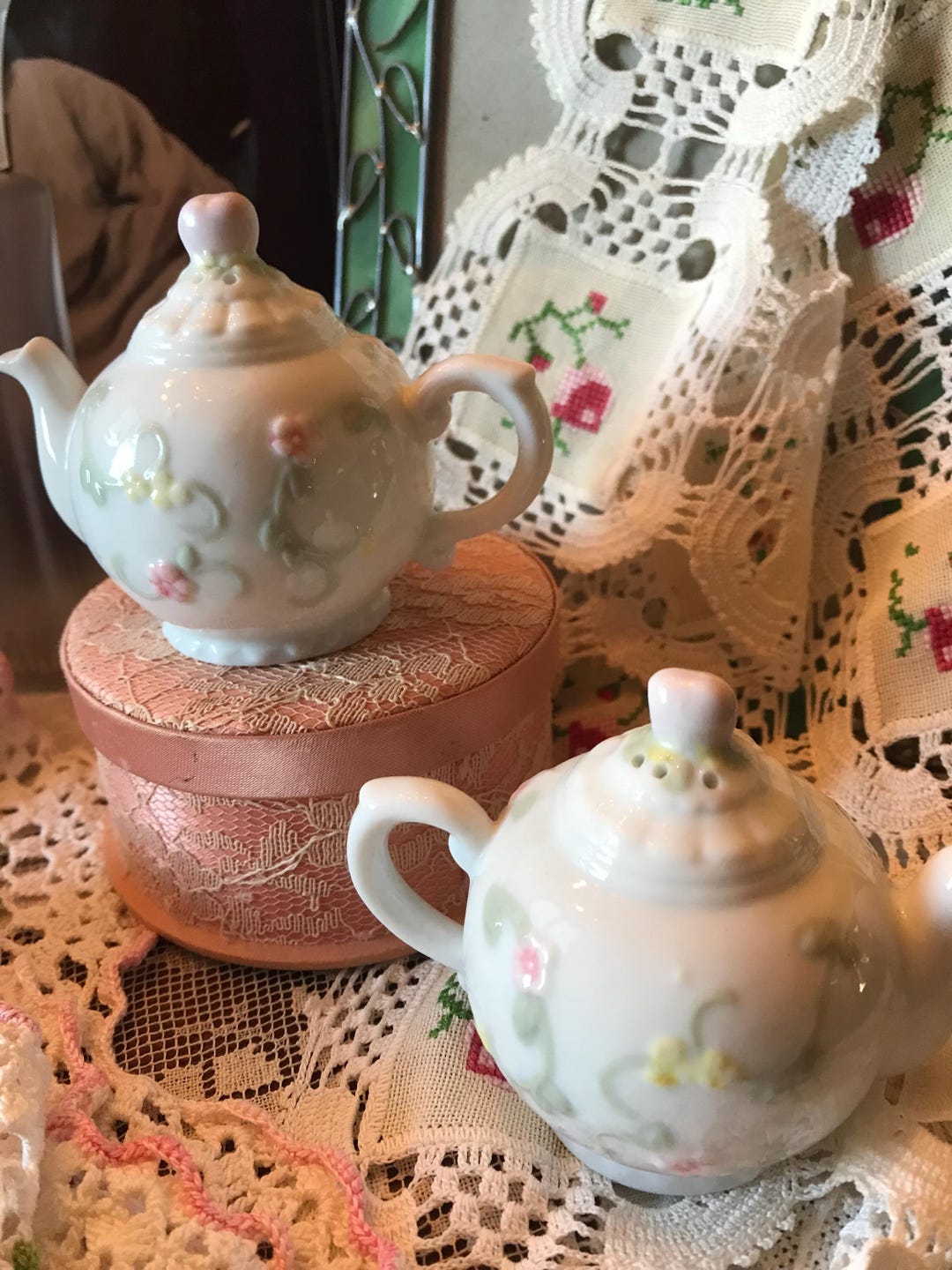 Vintage Pastel Colored Tea Pot Salt and Pepper Shaker Set - Etsy
