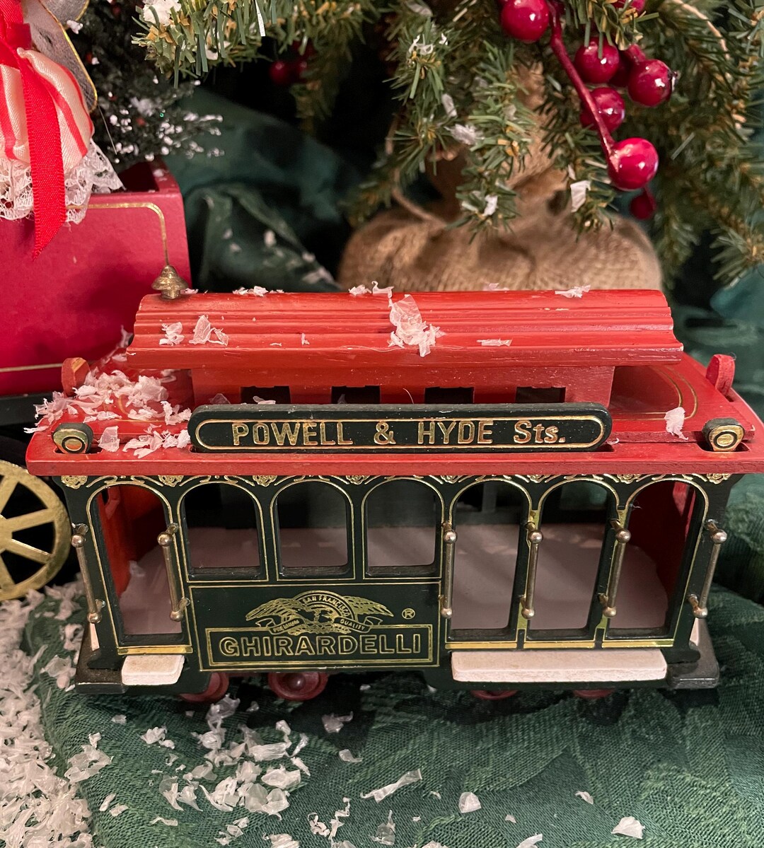 Ghirardelli Chocolate Powell & Hyde Toy Caboose Trolly Train Candy ...