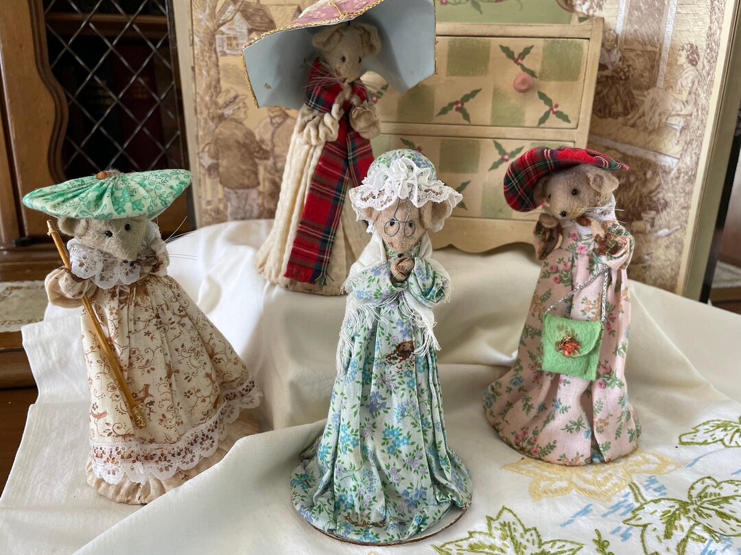 Vintage Set of Four Colonial Ladies Mice Dolls - Etsy