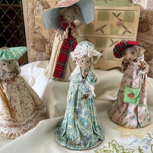 Vintage Set of Four Colonial Ladies Mice Dolls - Etsy