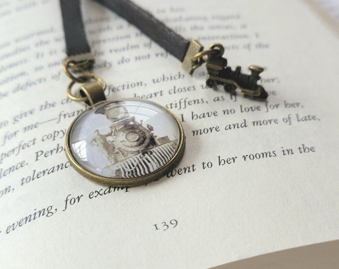 Train Bookmark, Vintage Style Leather Bookmarker, Men's Reader Gift ...