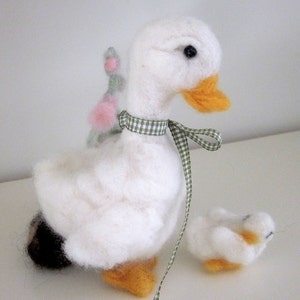 Needle Felted Mother and Baby Duck Dolls, Log and Flowers/ Heirloom ...