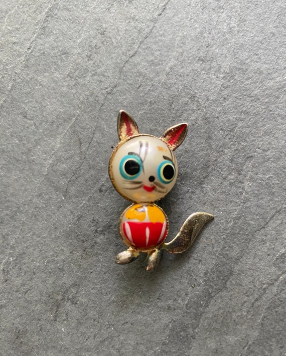 Mid-Century Cat Pin / Cat Brooch / MCM Jewelry - Gem