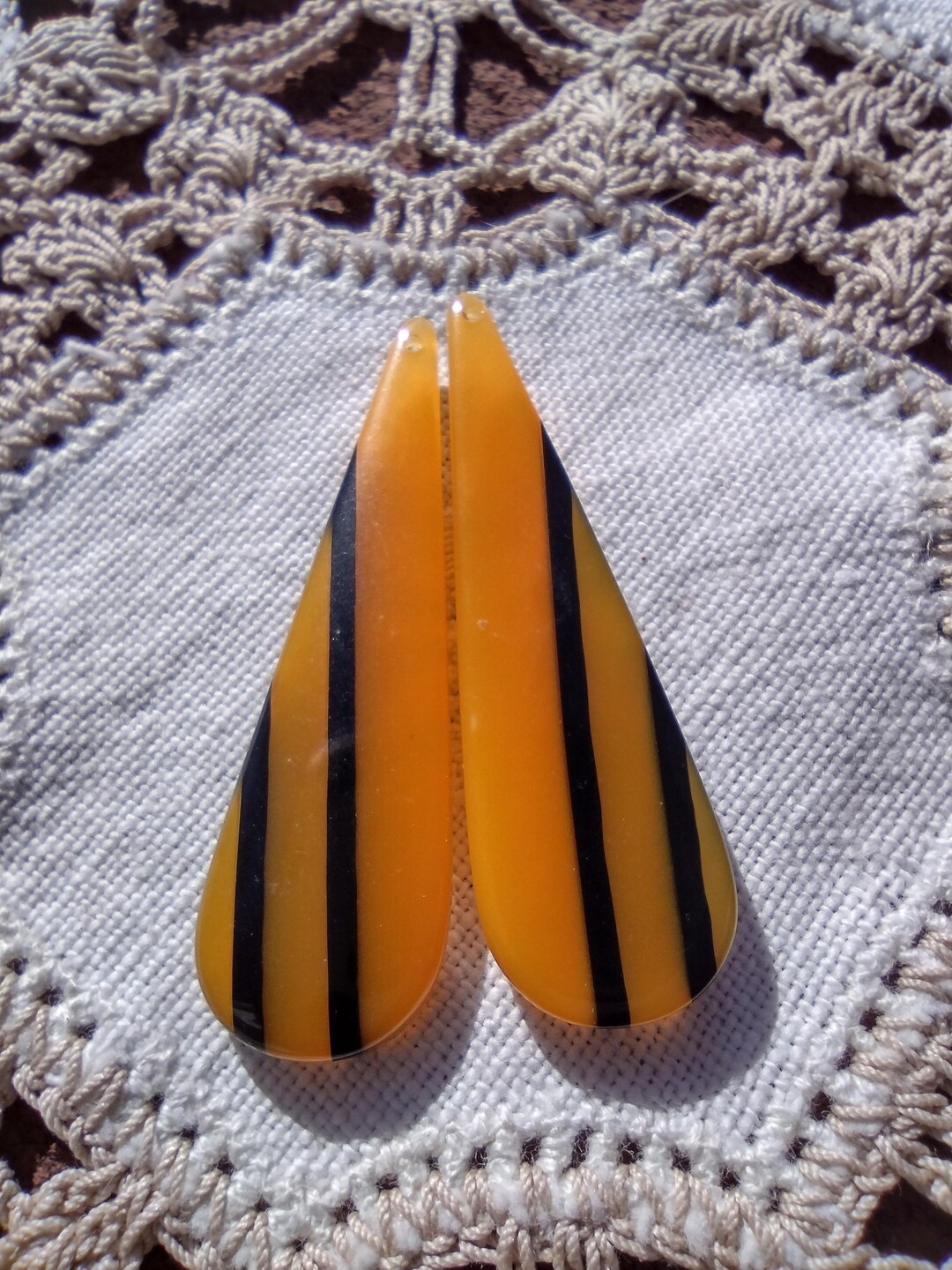 Lush Yellow Amber Ebony Jet Black Stripes Sleek Drops Top Drilled ...