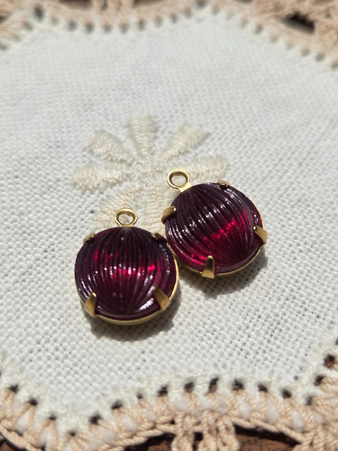 Rich Garnet Red Uniquely Fluted Gold Tone Set Unique Glass Cabs Jewels ...