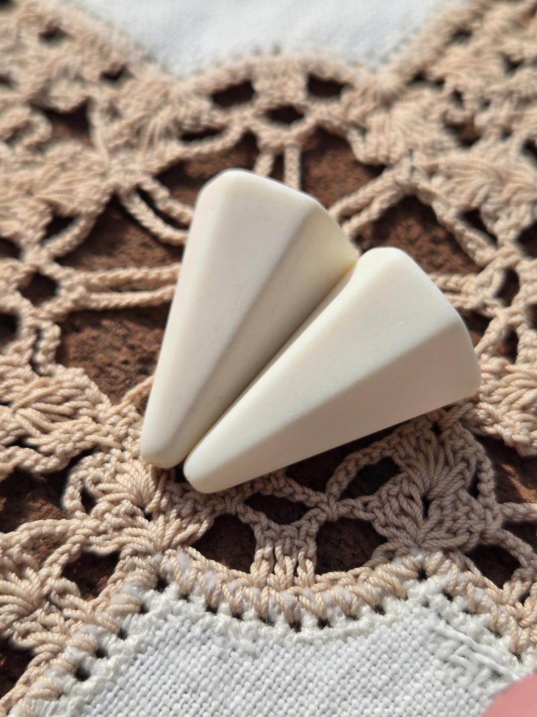 Creamy Ivory White Faux Ivorine Faceted Triangular Pyramid Shape ...