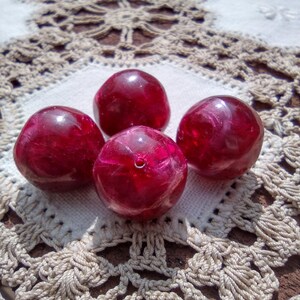 Gorgeous Deep Candy Apple Red Crimson Red Baroque Crackle Beads Vintage ...