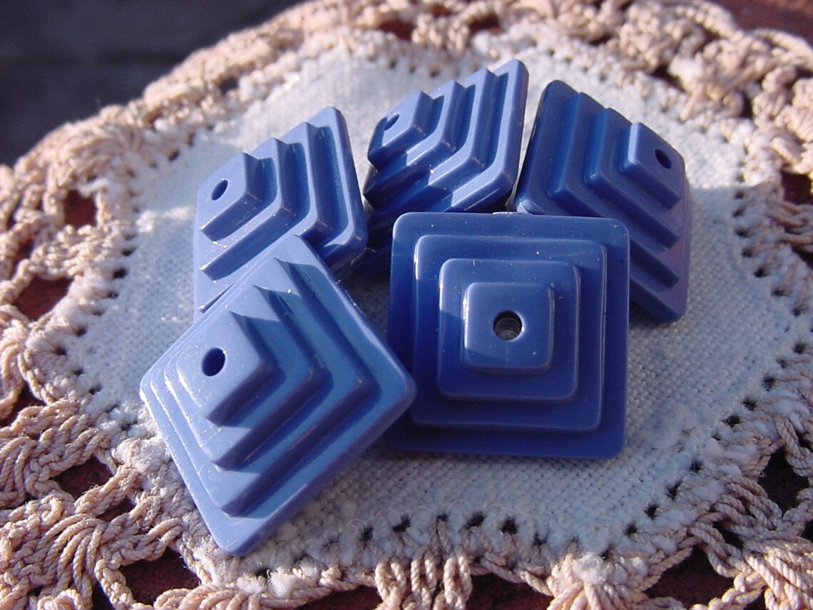 Periwinkle Pyramid Stacked Vintage Lucite Beads | Etsy